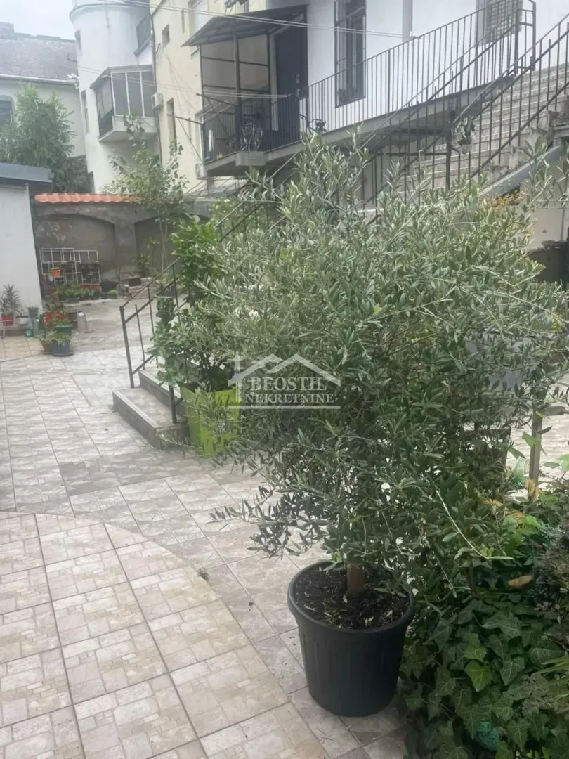 Prodaja, dvosoban stan, 38m², Zemun Kej, Zemun Sve Podlokacije