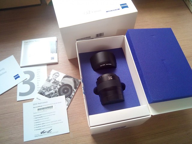 ZEISS Touit 32mm f/1.8 za Sony E-mount NEX