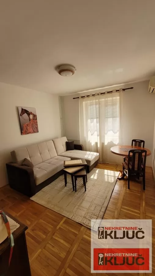 Garsonjera 26 m², Bulevar Oslobođenja, Novi Sad, 3. sprat