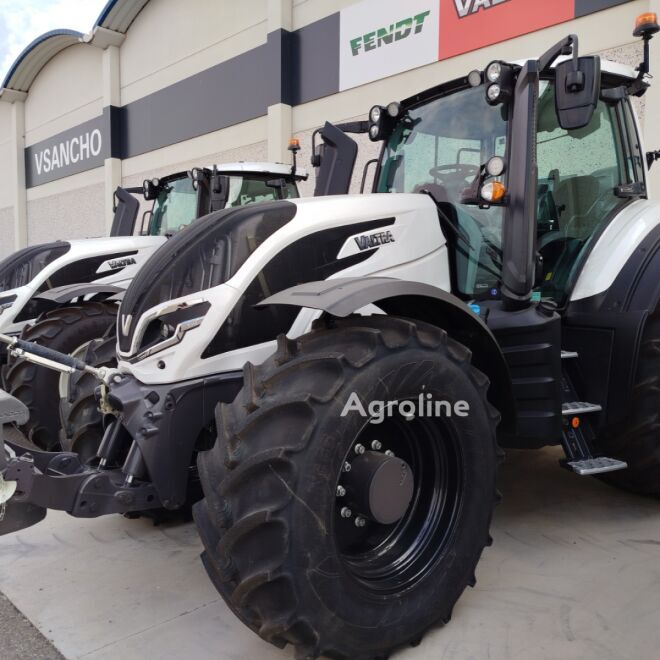 Novi Valtra T 215 VERSU traktor točkaš