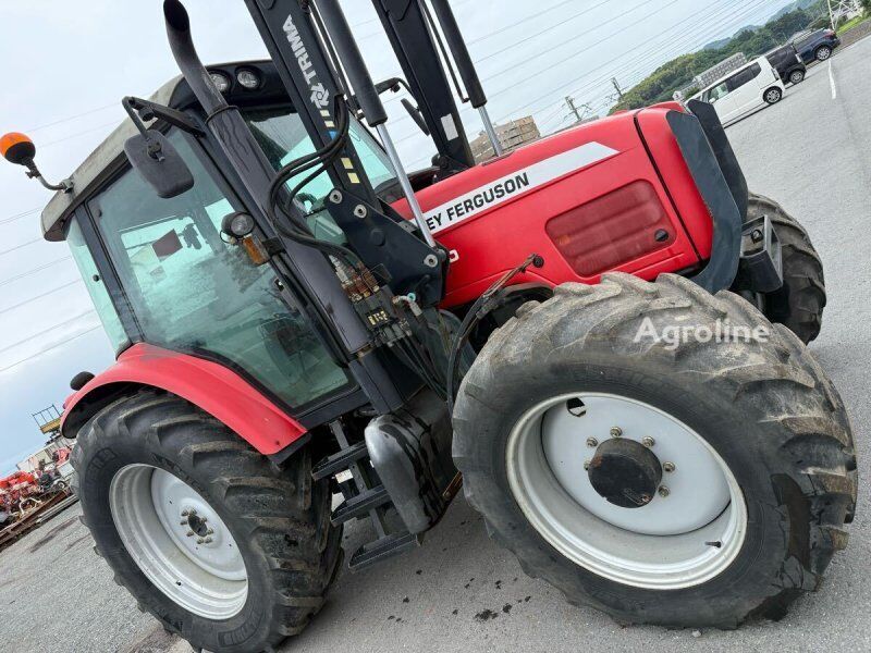 Massey Ferguson TRACTOR(Massey Ferguson) traktor točkaš