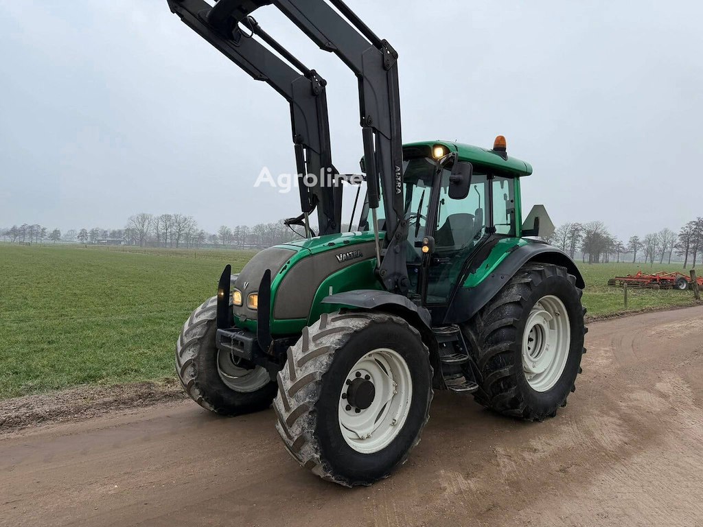 Prodaje se Valtra traktor točkaš na aukciji
