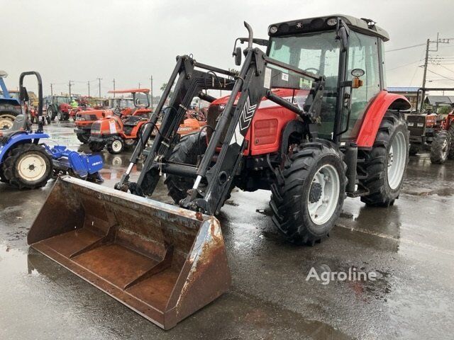 Massey Ferguson TRACTOR(Massey Ferguson) traktor točkaš