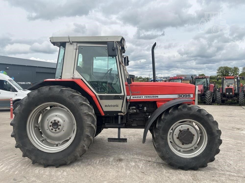 Massey Ferguson 3095 traktor točkaš