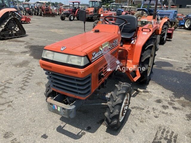 Kubota TRACTOR(Kubota) mototraktor