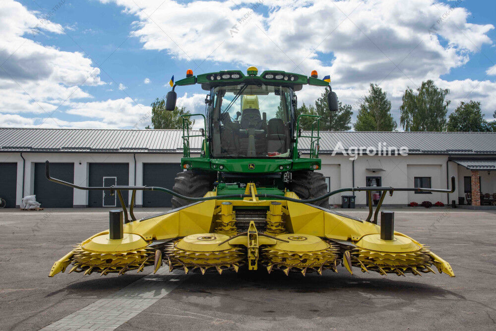 Novi John Deere 8200 kombajn za žito