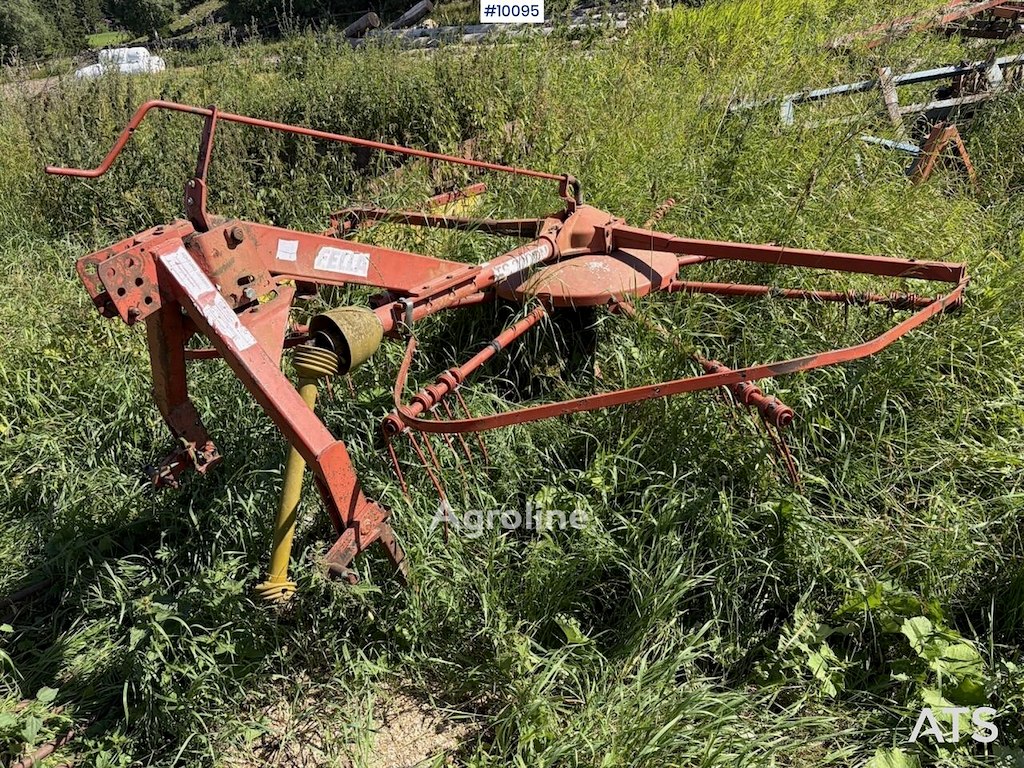 Fella TS 320 DN prevrtač sena