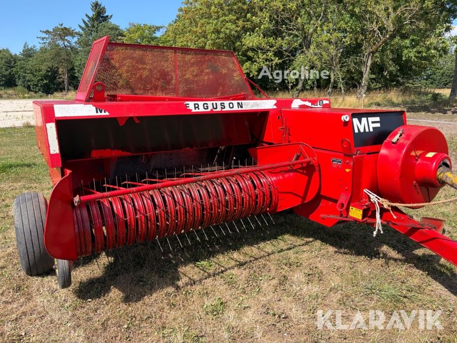 Prodaje se Massey Ferguson 128 balirku za četvrtaste bale na aukciji