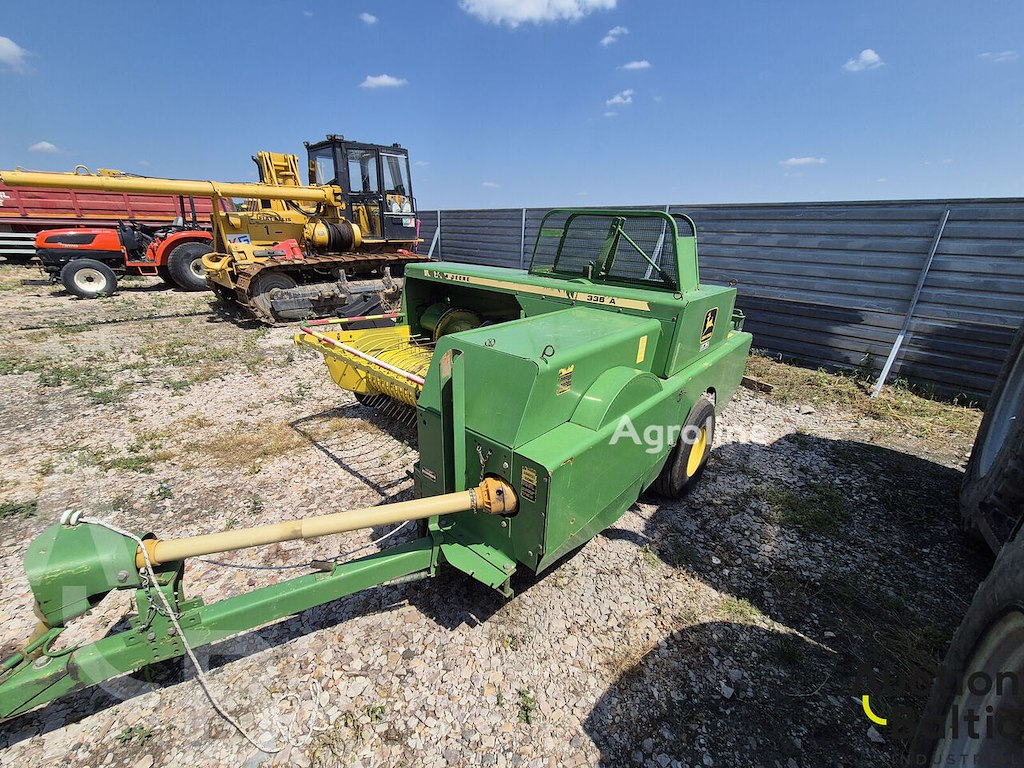 Prodaje se John Deere E336A balirku za četvrtaste bale na aukciji