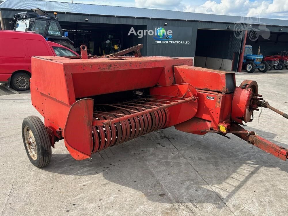 Massey Ferguson 120 balirka za četvrtaste bale