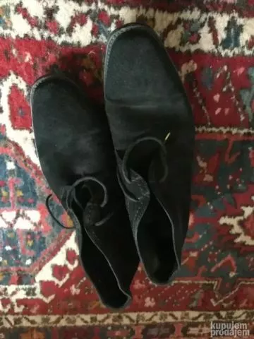 ORIGINAL HUGO BOSS CIPELE 42 100% KOZA MADE IN ITALY