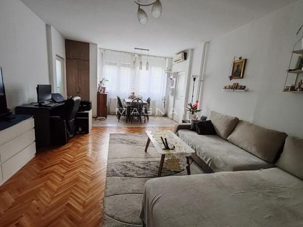 Dvosoban stan na prodaju, 72m2, 207.000€