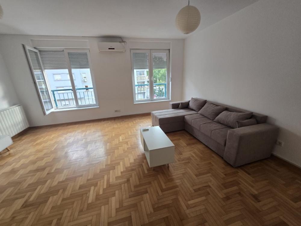 Generala Štefanika, Jednosoban stan za izdavanje, 38m2, 380€