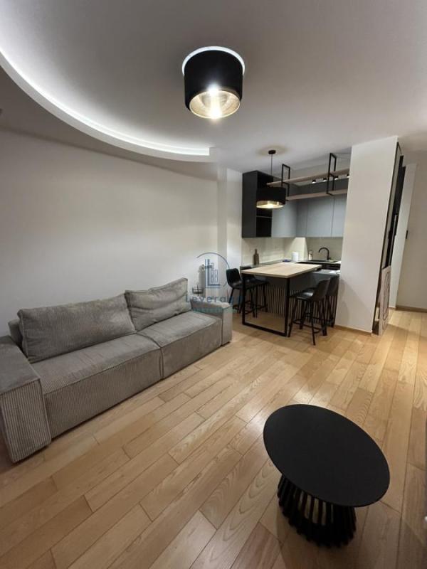 Jednoiposoban stan za izdavanje, 56m2, 1.100€