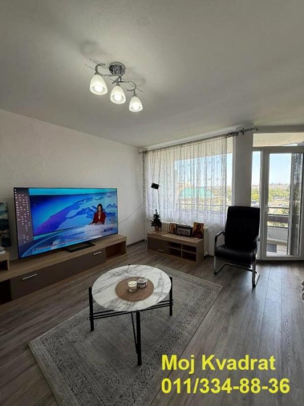 Trosoban stan za izdavanje, 89m2, 950€