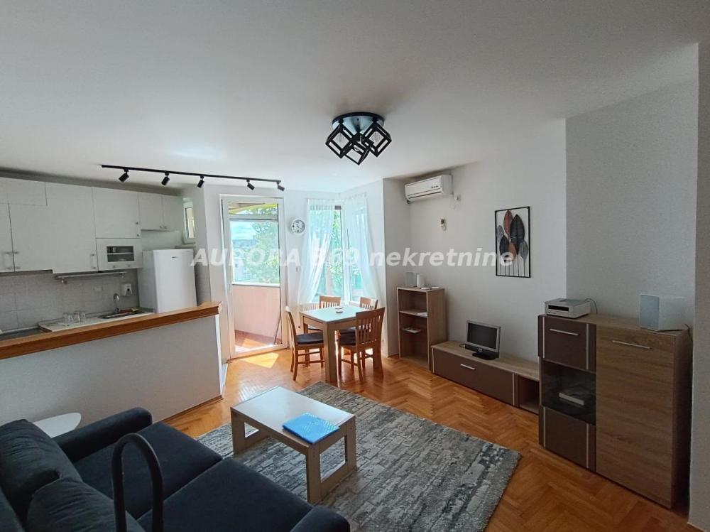 Dvosoban stan za izdavanje, 44m2, 450€