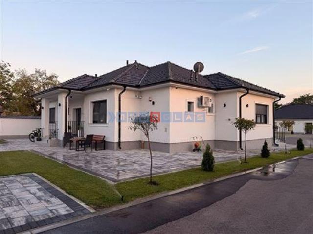 Luksuzna porodicna kuca sa poslovnim prostorom-na rate