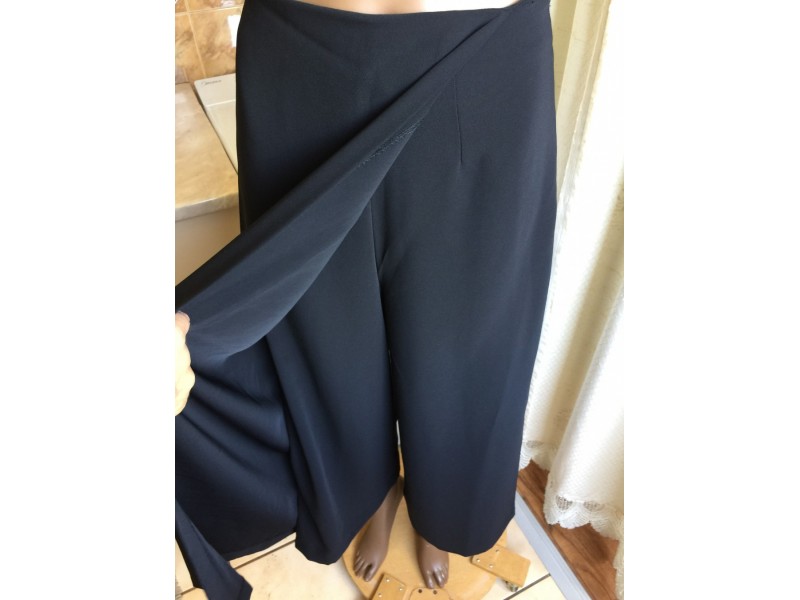 ZARA nesvakidašnje pantalone XS NOVE