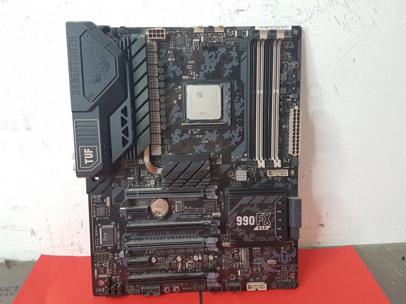 RARE - ASUS Sabertooth 990FX R3.0 + AMD FX-9590