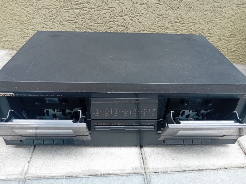 CASSETTE PLAYER - SOUNDWAVE DD-1100