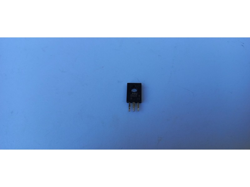 D809