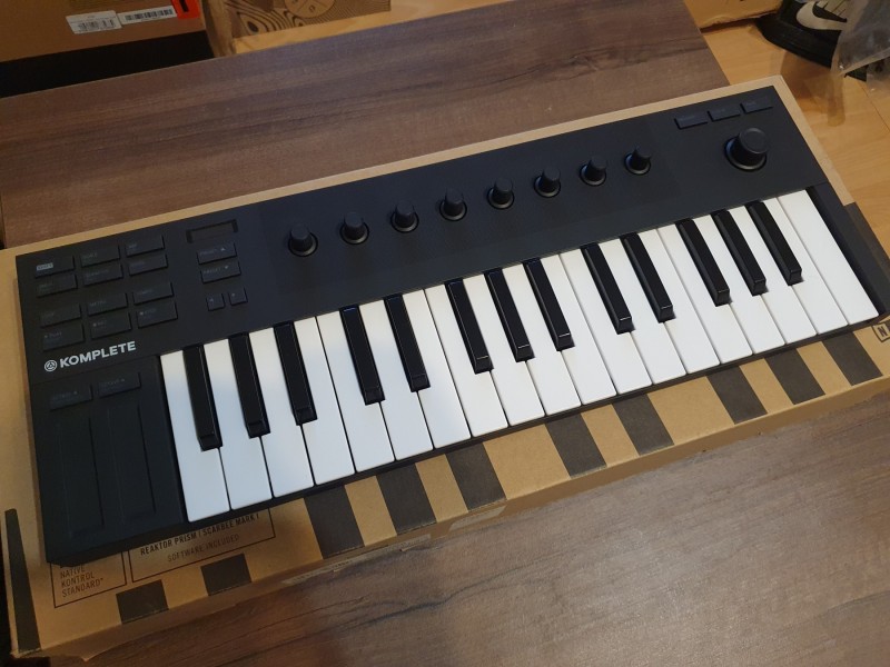 Native Instruments Komplete Kontrol M32