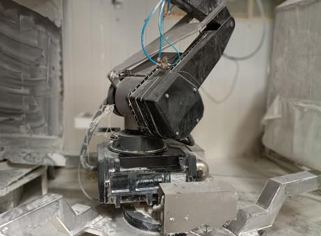 Robot-prskalica sa dva pištolja i računarskim programima - INPATECH INPATECH