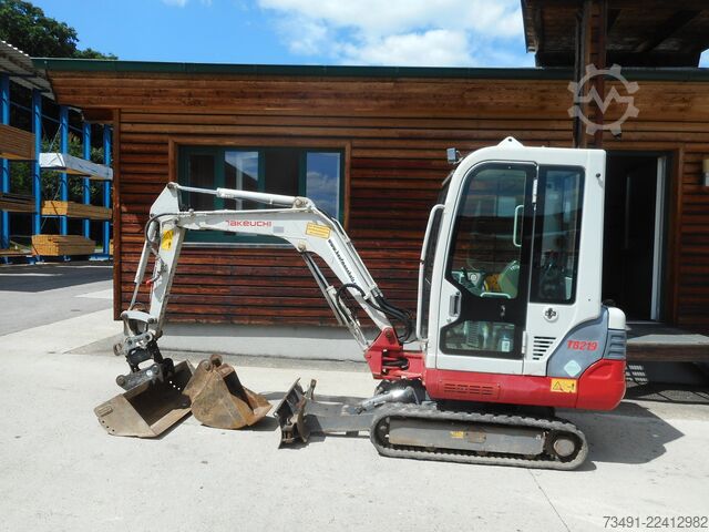 Mini bager
Takeuchi TB 219 ( 2.020kg ) POWERTILT