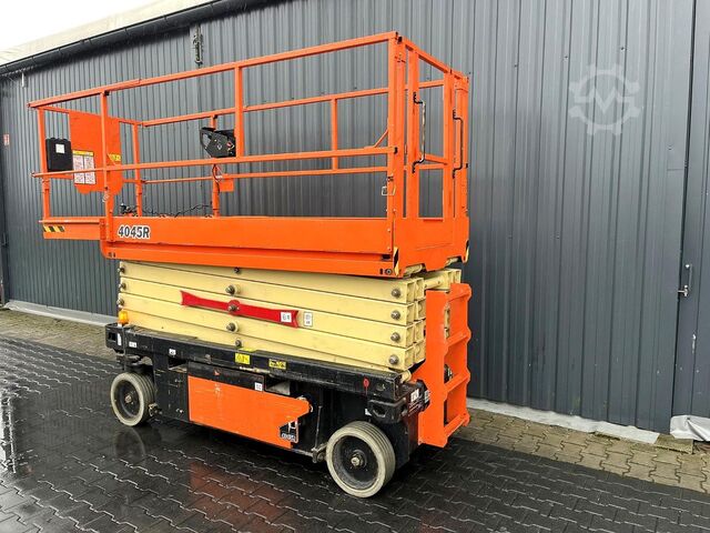 Makazaste platforme
JLG 4045R