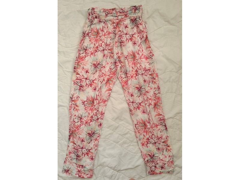 Lagane letnje pantalone 122/128