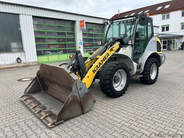Utovarivač na točkovima
KRAMER 8115 4x4x4 / Klappschaufel