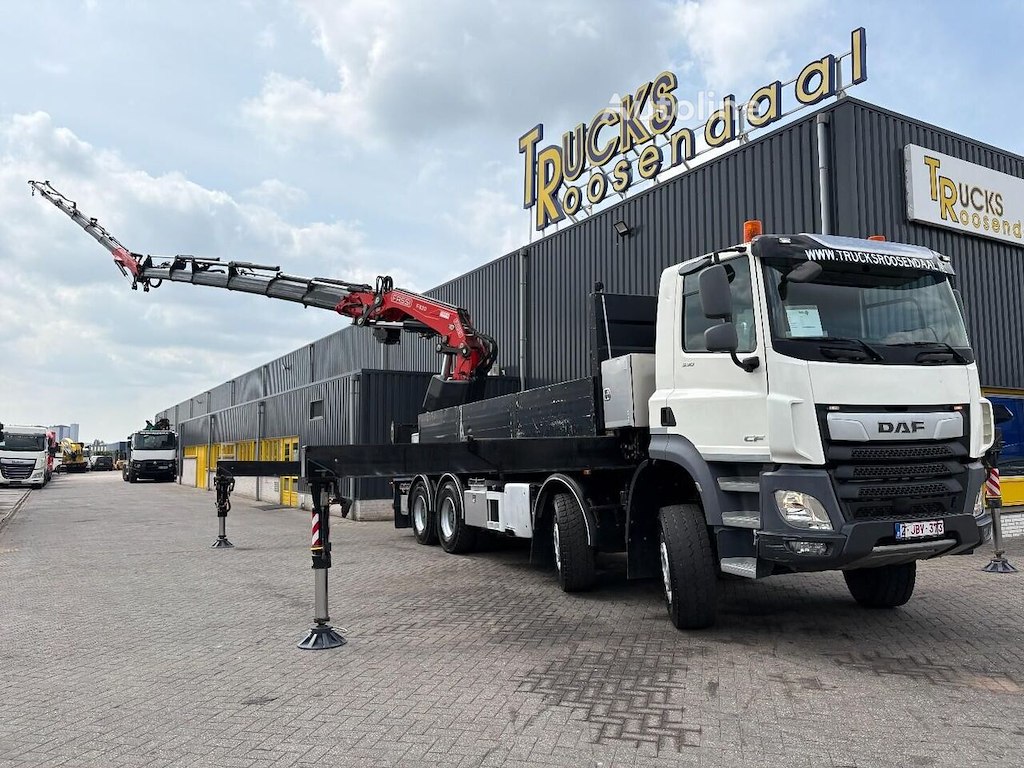 DAF CF530 + FASSI F 820 RA 6X EXT. + JIB 6X EXT. + WINCH + REMOTE + kamion s ravnom platformom