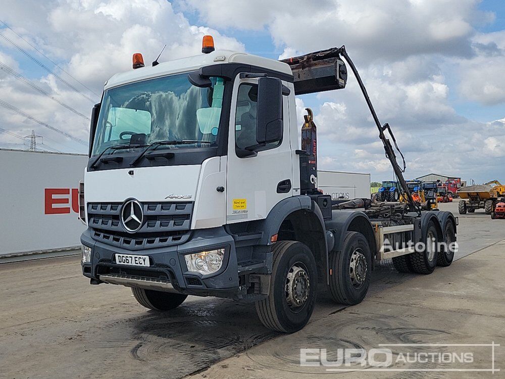 Prodaje se Mercedes-Benz Arocs 3236 rol kiper sa kukom na aukciji