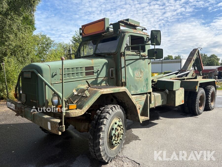 Prodaje se Scania LA82 rol kiper sa kukom na aukciji