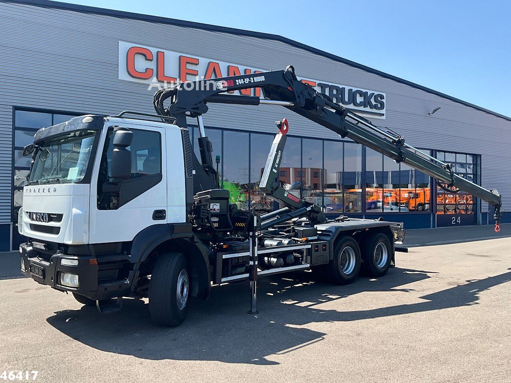 IVECO Trakker AD260T36 6x4 Hiab 24 Tonmeter laadkraan kamion rol kiper