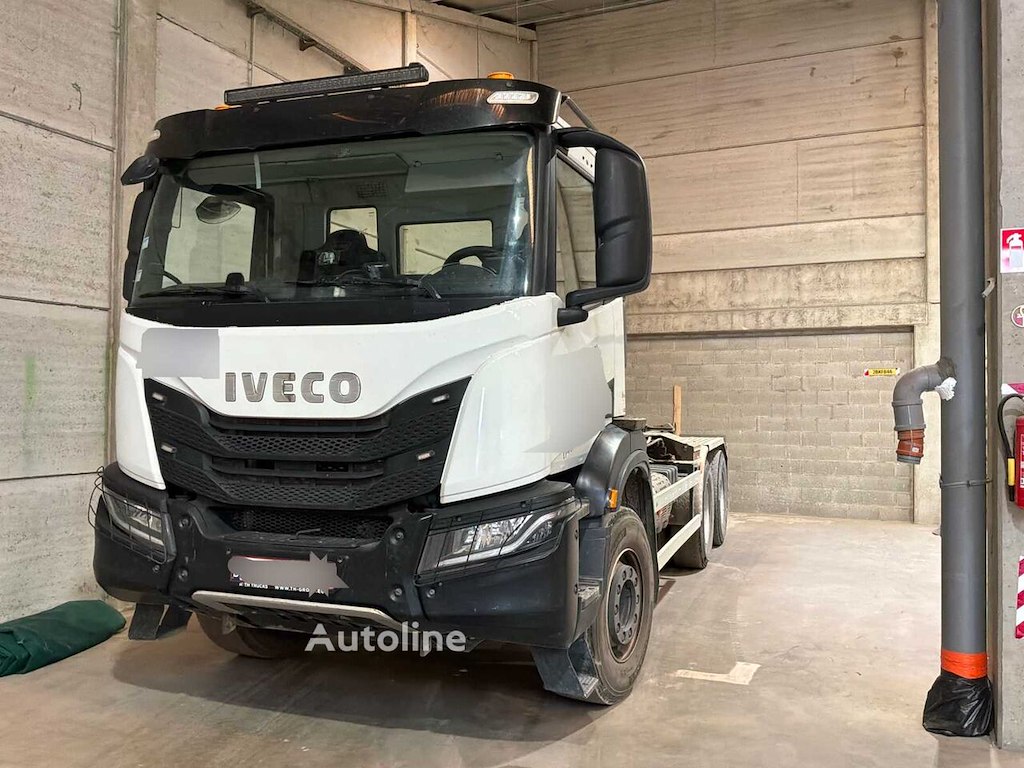 Prodaje se IVECO Camion rol kiper sa kukom na aukciji