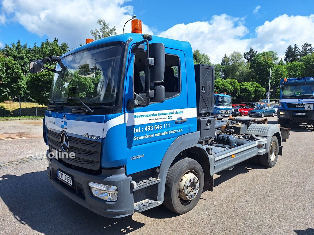 Prodaje se Mercedes-Benz ATEGO 1224 rol kiper sa kukom na aukciji