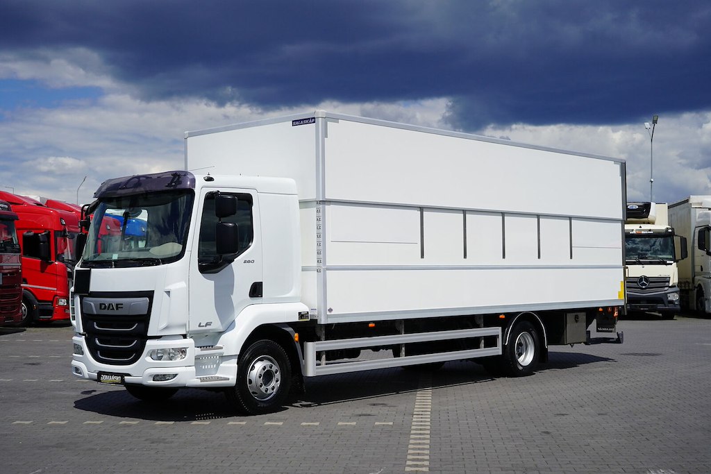 DAF LF / 260 / EURO 6 / ACC / IZOTERMA + WINDA / 18 PALET / ŁAD. 7 7 izotermni kamion