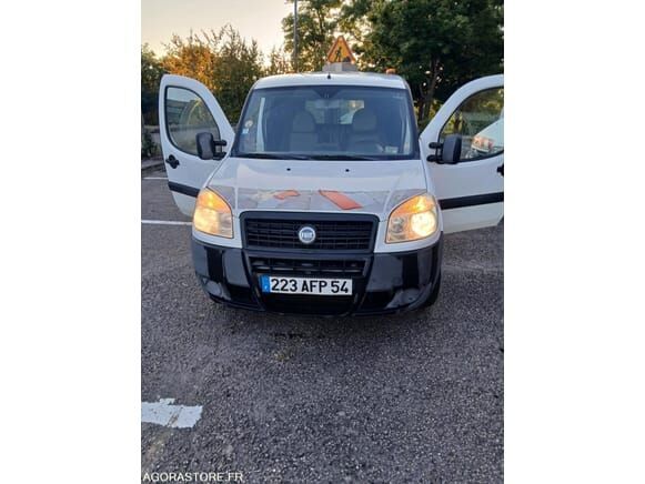 Prodaje se Fiat DOBLO laki furgon na aukciji