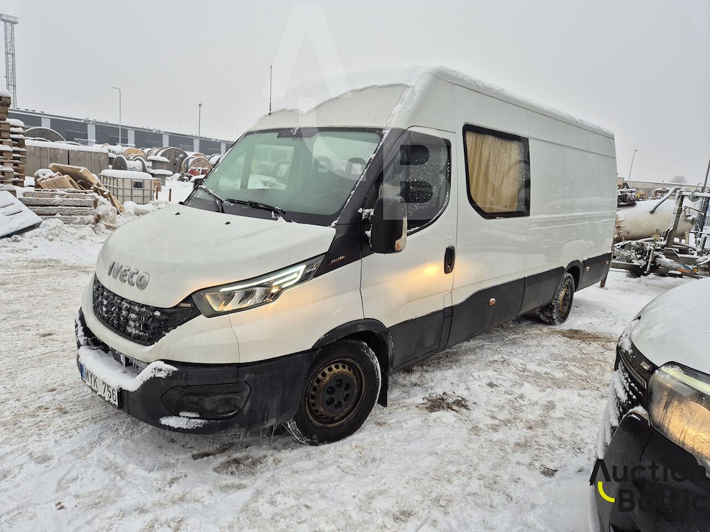 Prodaje se IVECO Daily Multicab kombi minibus na aukciji