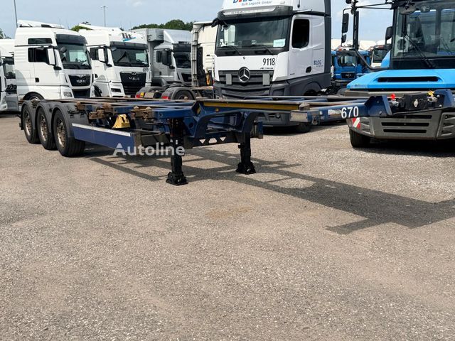 Kögel MULTI Container Chassis 20 - 45 Fuß 3 SAF Achsen poluprikolica za prevoz kontejnera