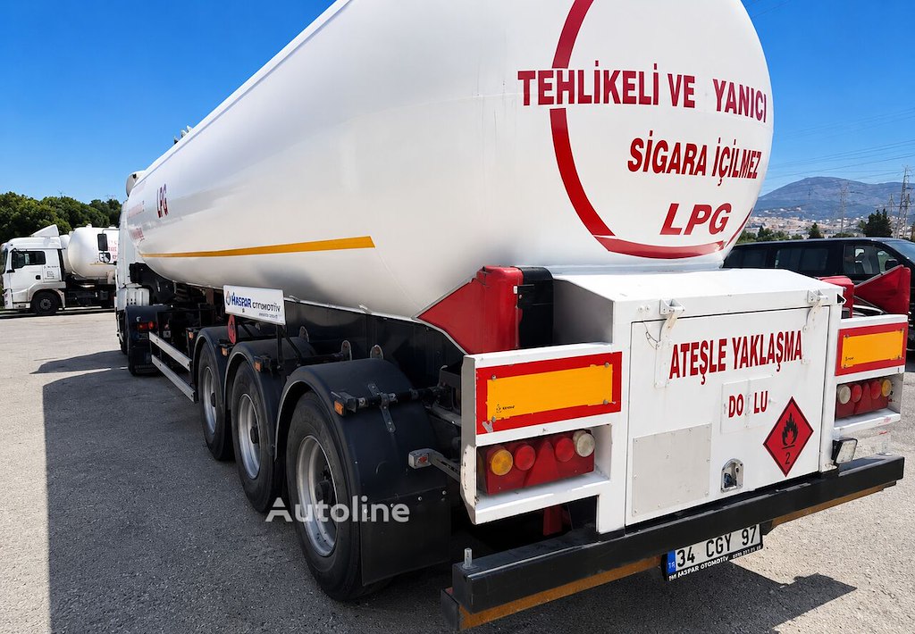 Isisan poluprikolica cisterna za gas