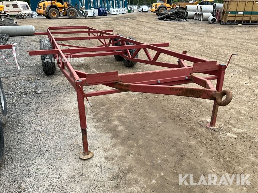 Prodaje se Rullchassi för byggbodar / etableringsbodar prikolicu kiper na aukciji