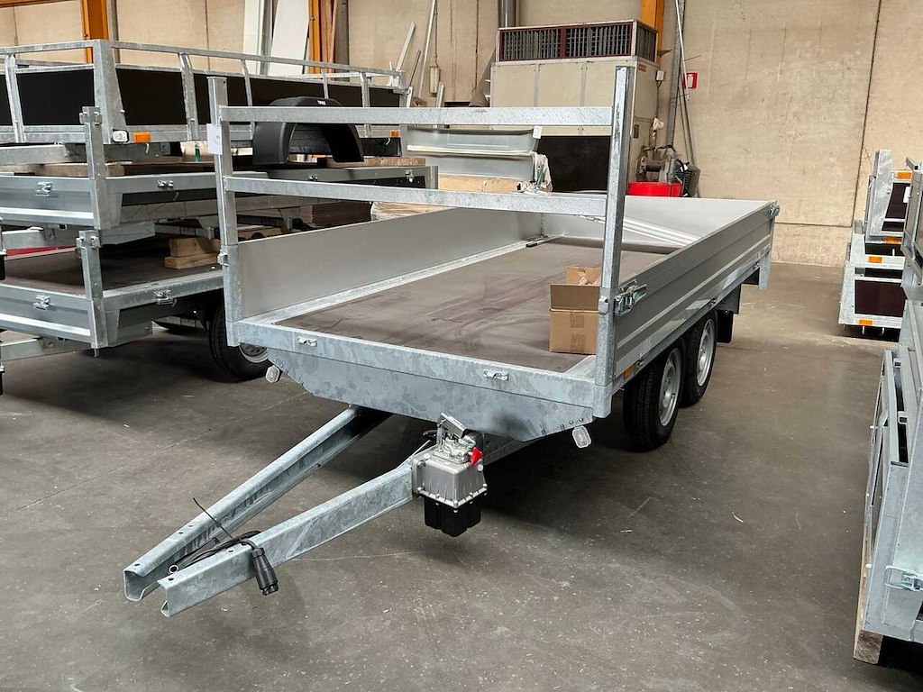 Prodaje se Twin Arc Onafgewerkte geremde kipper aanhangwagen prikolicu kiper na aukciji