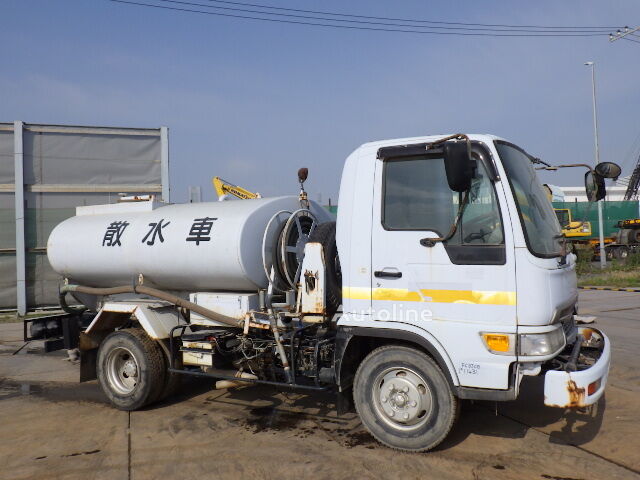 Hino FC3JCD cisterna za pranje ulica