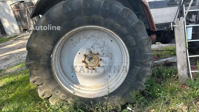 Massey Ferguson 3690 koło kompletne tylne 42 cale točak za Massey Ferguson