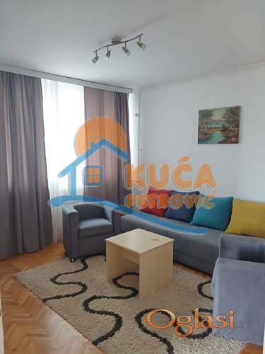 Izdaje se odličan stan na Bulevaru Nemanjića, kod Delta Planeta, 40m2