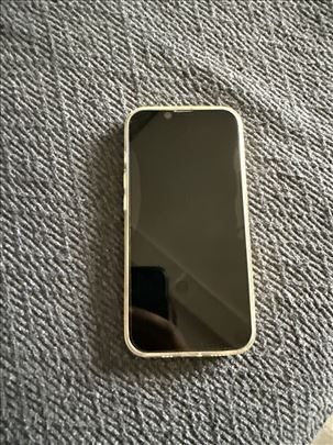 iphone 13 kao nov beli baterija 84%