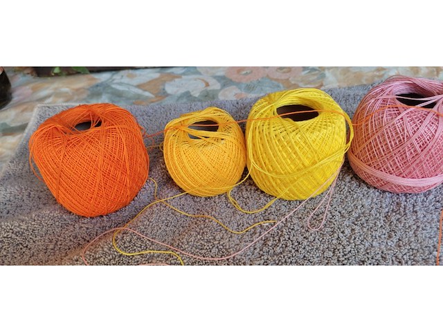 Konac nekorišćeno,4kanjurice -4boje,140gr