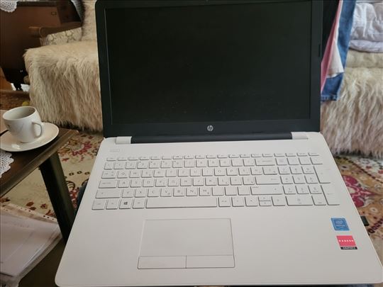 HP 15-bs0xx 15,6″ – 8 GB RAM, SSD 256 GB, Radeon 2
